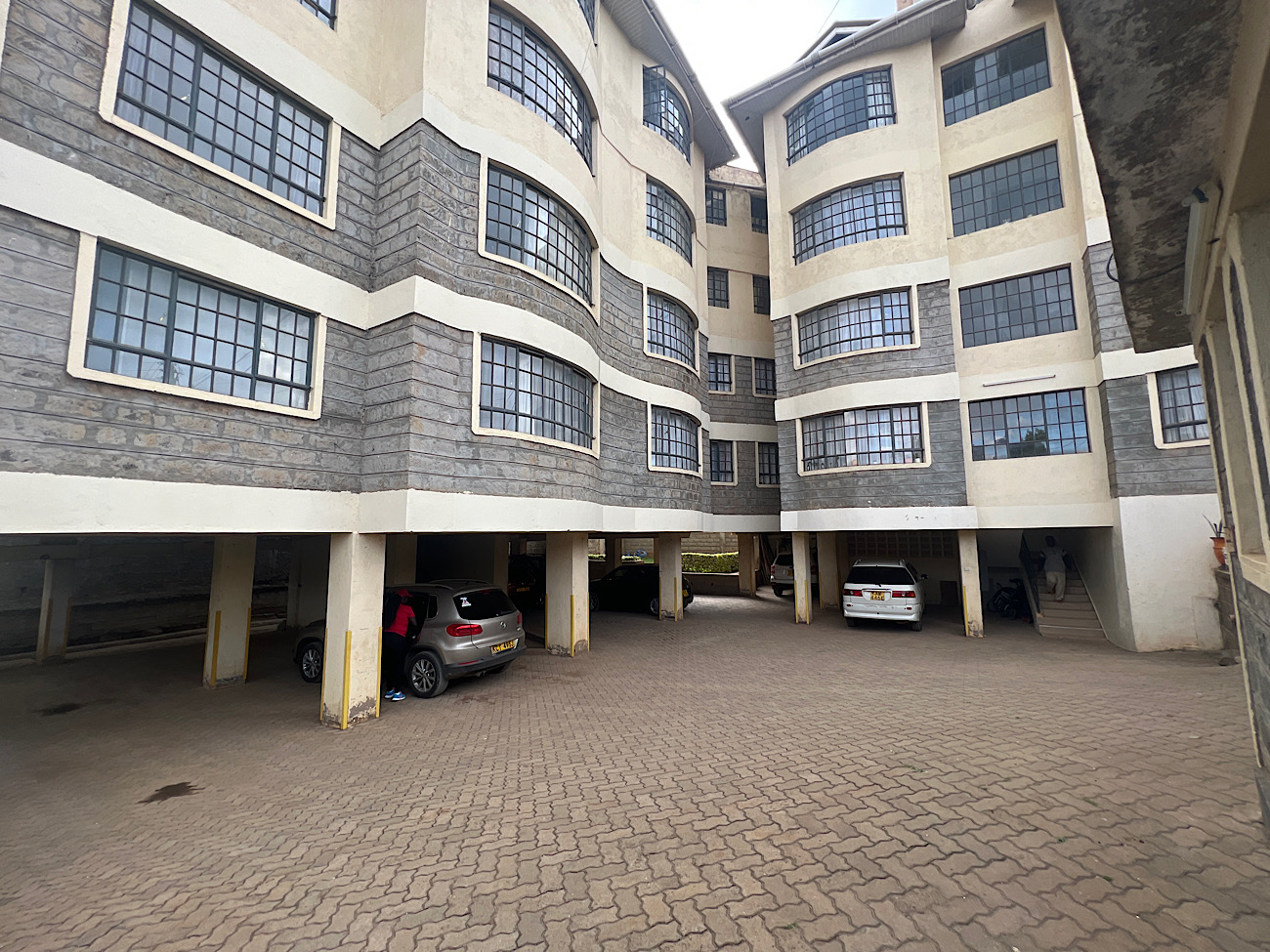 3 Bedroom Apartment for Rent in Karen kerarapon - Diamond City Villas